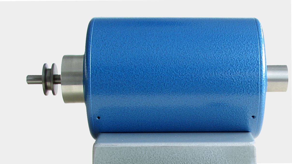 Drive motor for lathes